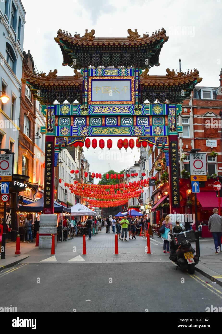 Leicester square china town hi-res stock photography and images - Alamy