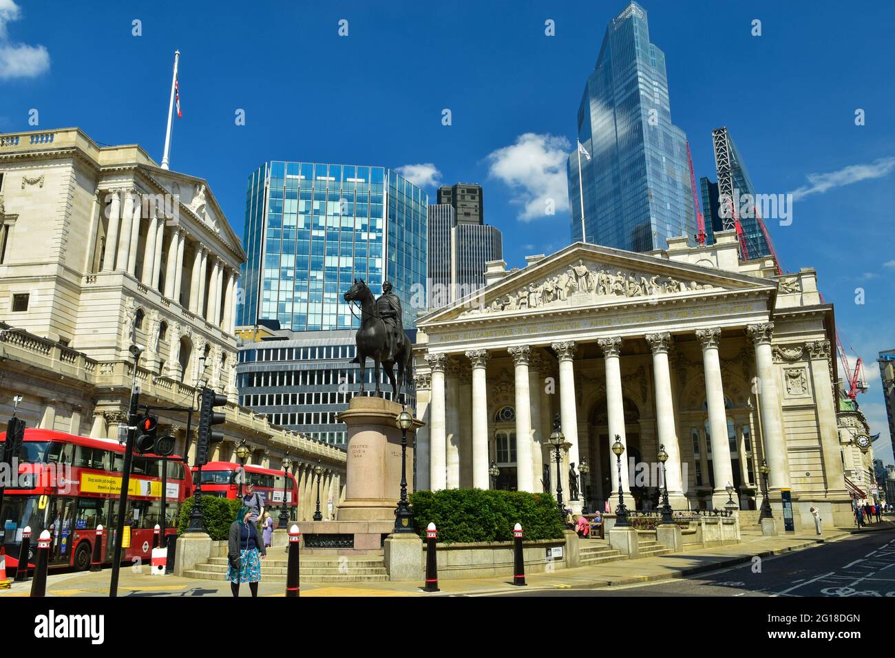 London wealth neighbourhood hi-res stock photography and images - Alamy