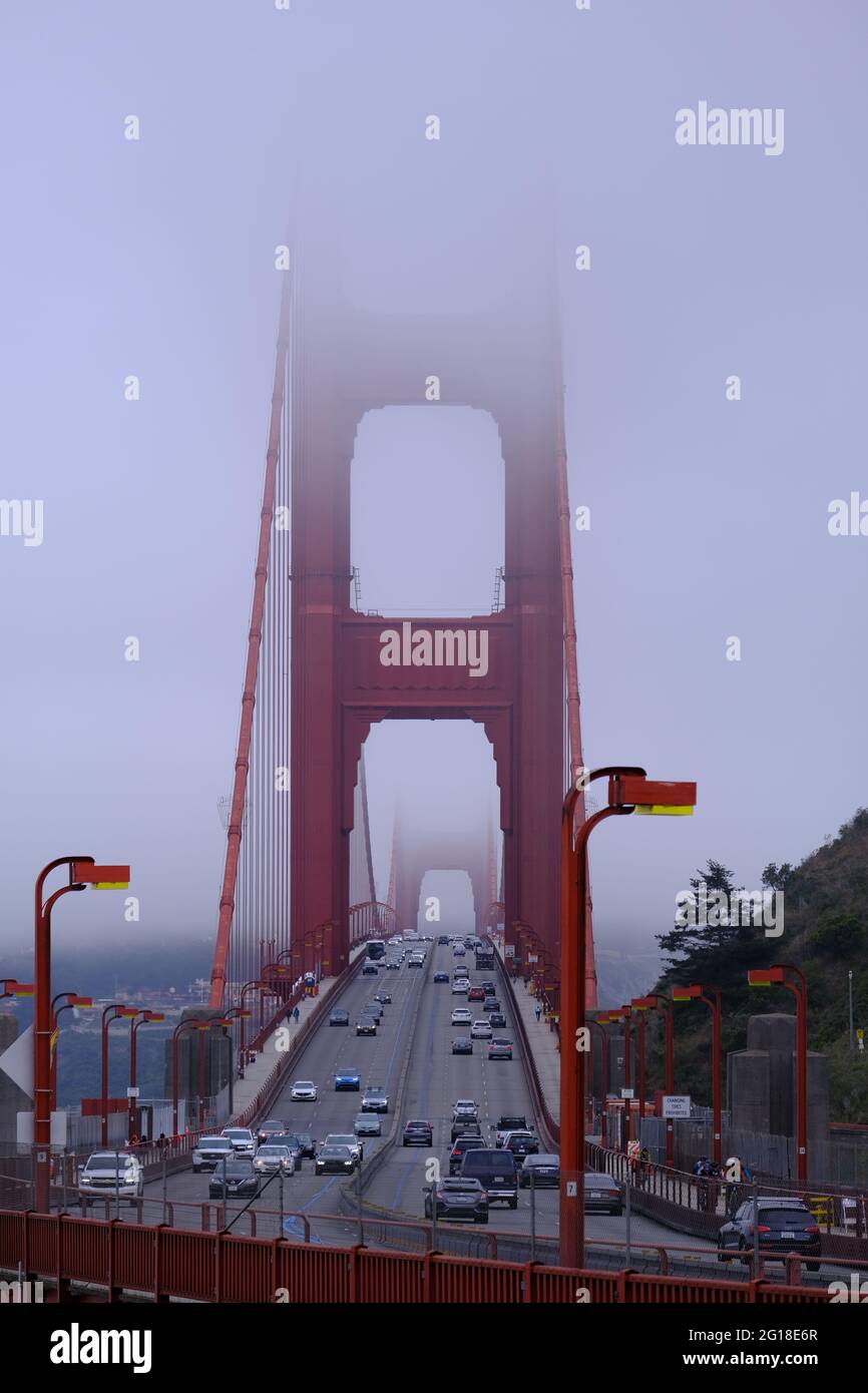 Golden gate bridge in the fog Stock Photo - Alamy