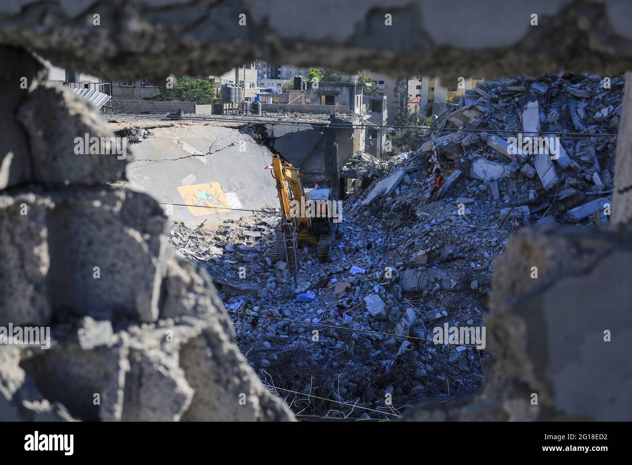 Gaza City, The Gaza Strip, Palestine. 5th June, 2021. Egyptian workers ...