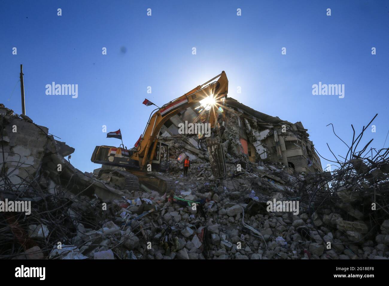 Gaza City, The Gaza Strip, Palestine. 5th June, 2021. Egyptian workers ...