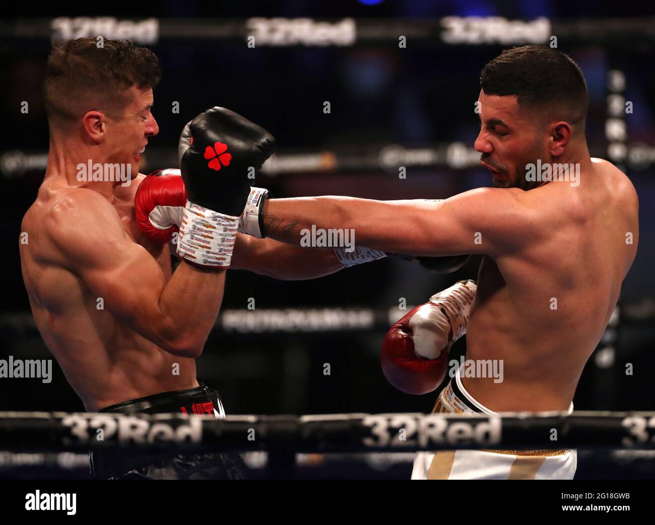 Nathan Heaney and Iliyan Markov in the International Middleweight ...