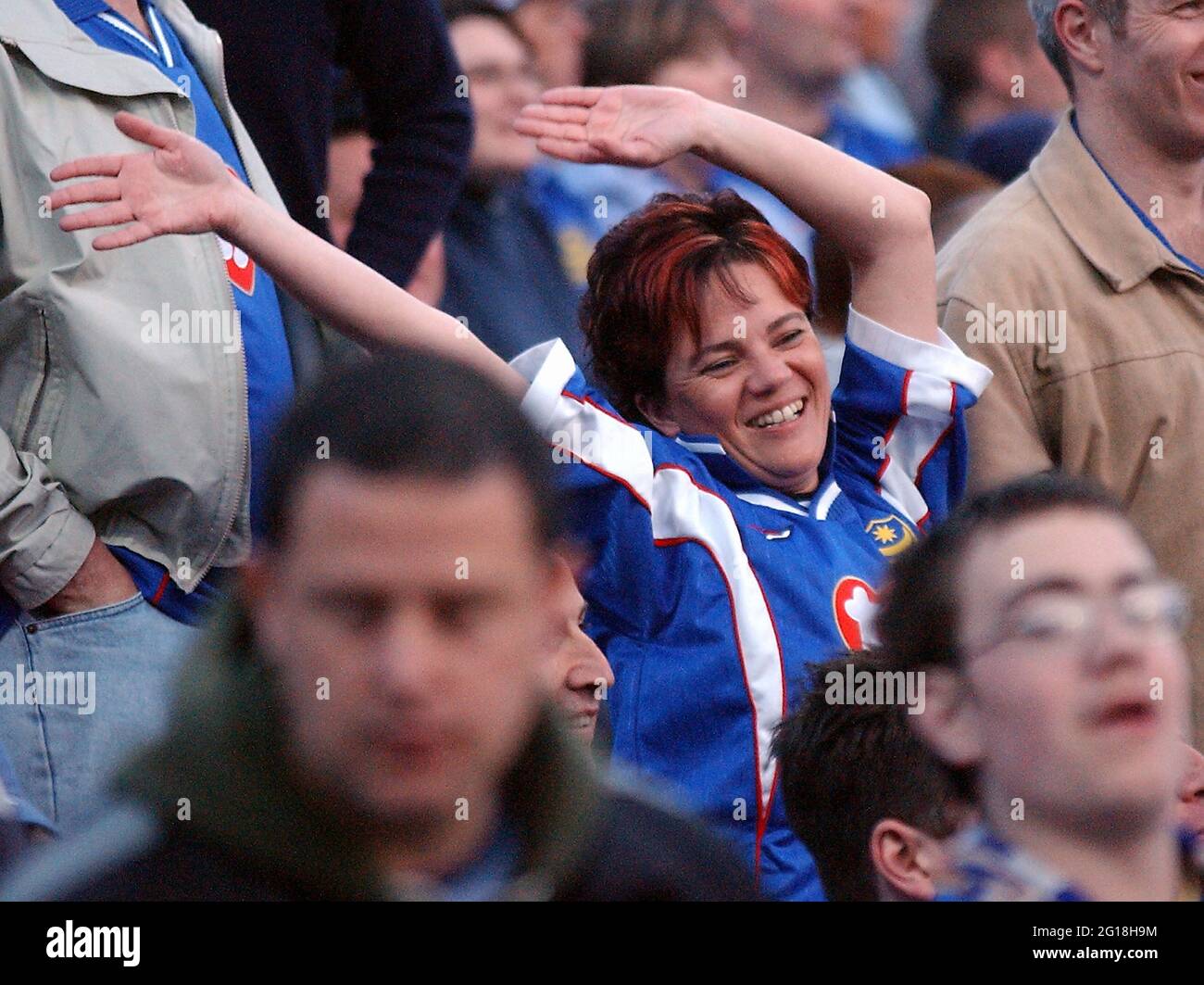 Burnley fans hi-res stock photography and images - Alamy
