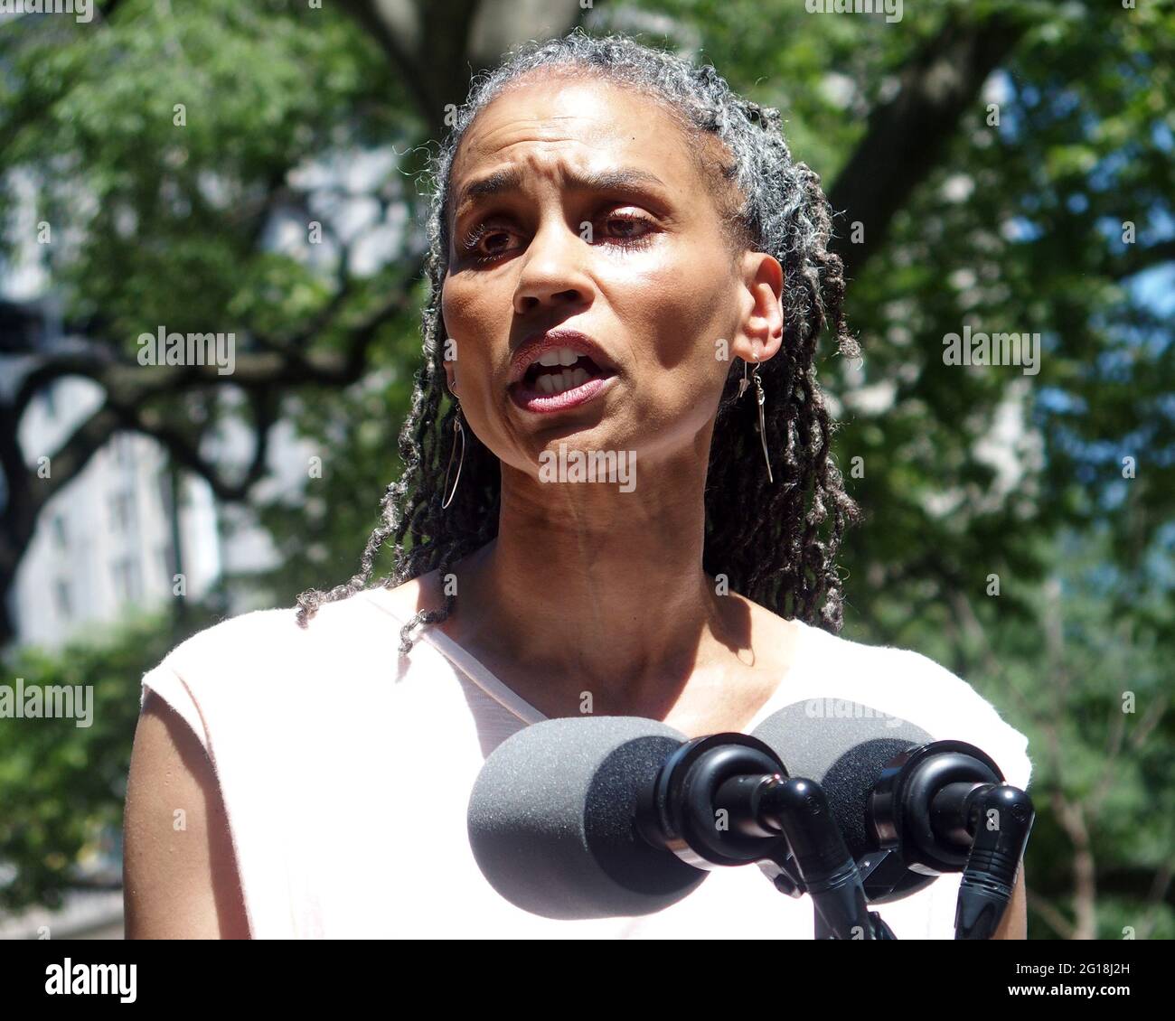 Maya wiley hi-res stock photography and images - Alamy