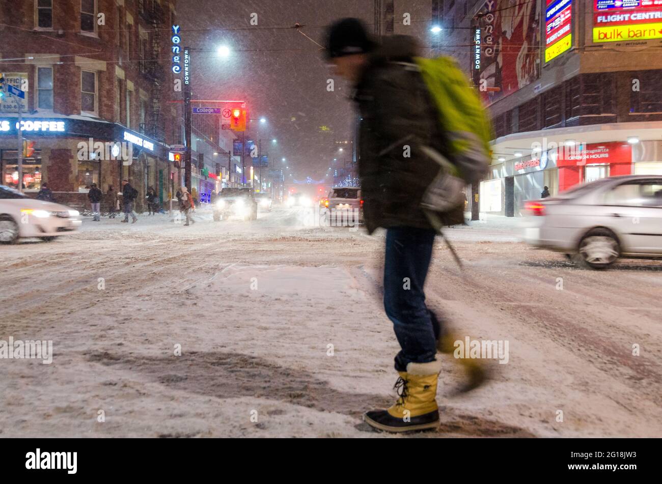 Downtown scenes hi-res stock photography and images - Alamy