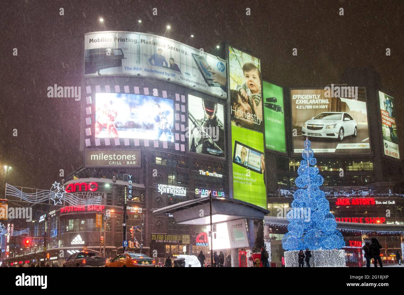 Downtown scenes hi-res stock photography and images - Alamy