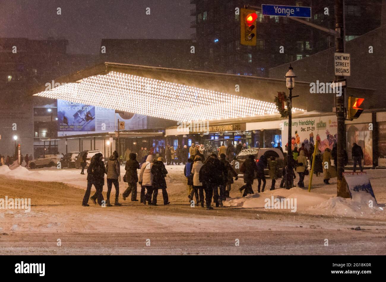 Downtown scenes hi-res stock photography and images - Alamy
