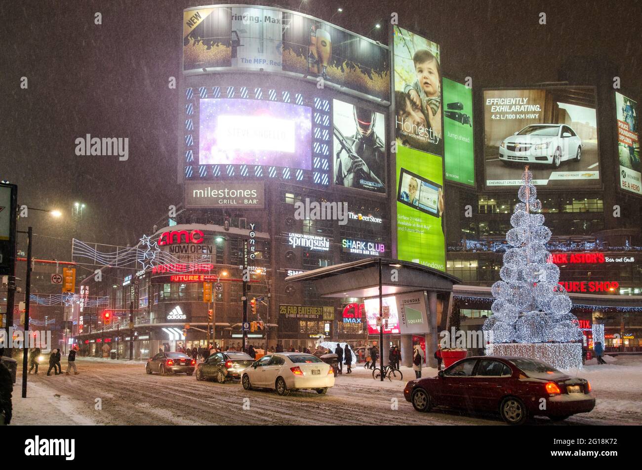 Downtown scenes hi-res stock photography and images - Alamy