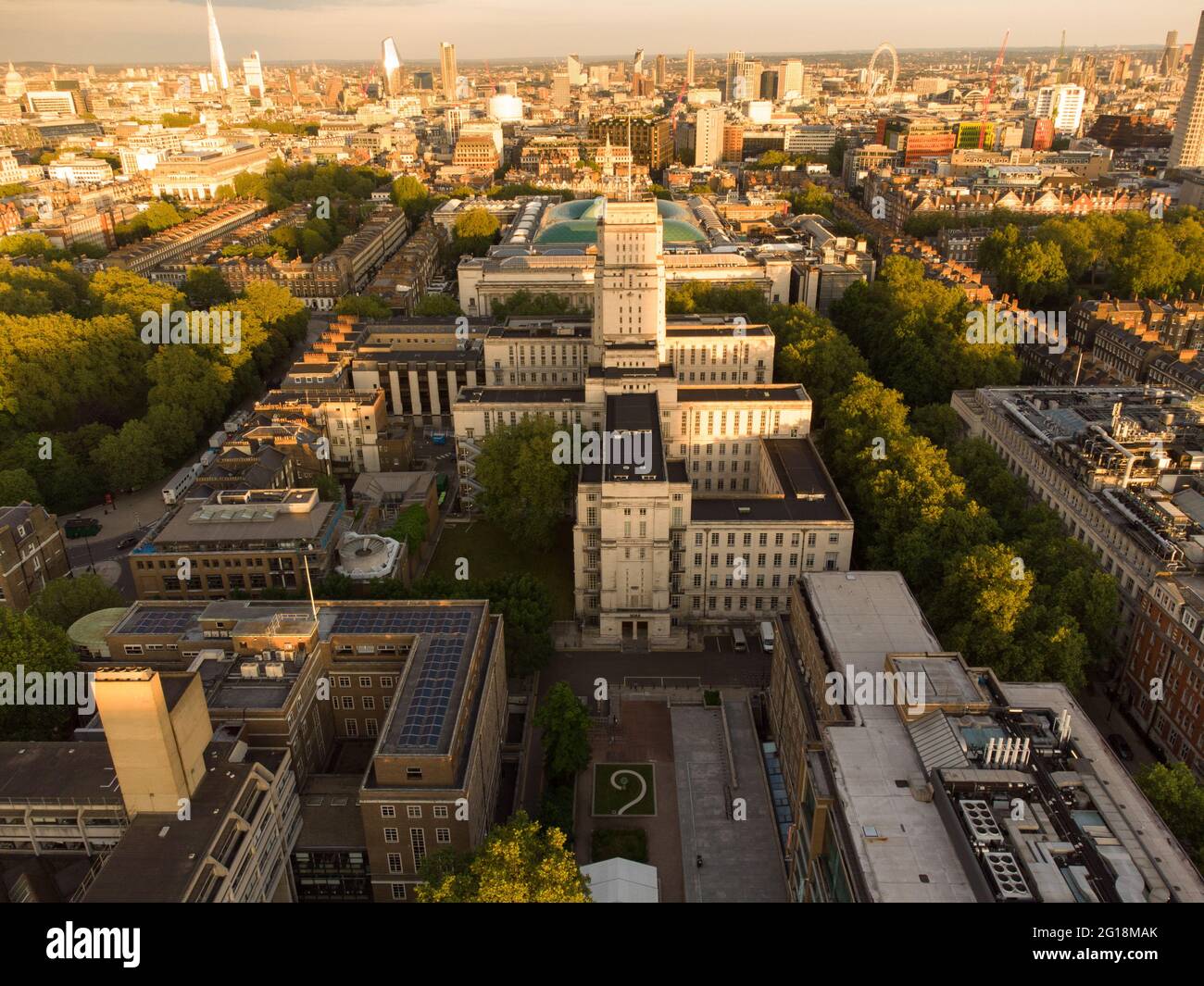 Senate House, University of London towards the british museum ...
