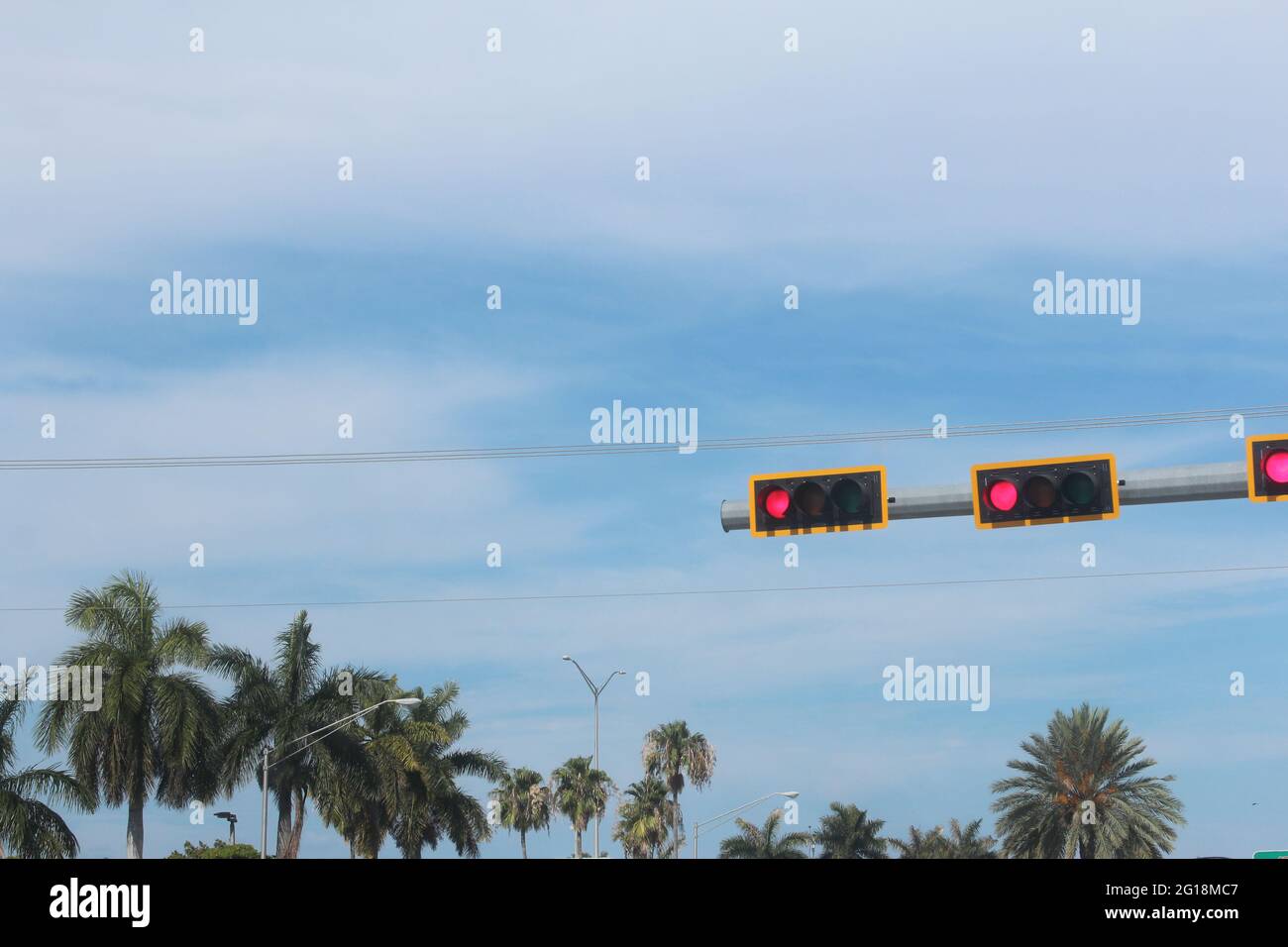 Background stop streetlights hi-res stock photography and images - Alamy