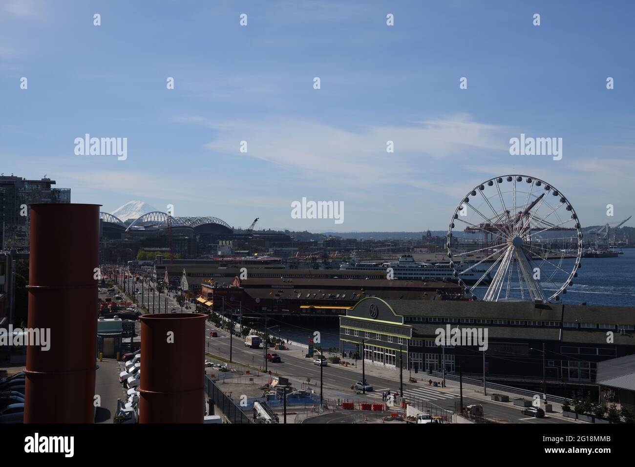 Seattle skyline mountain hi-res stock photography and images - Alamy