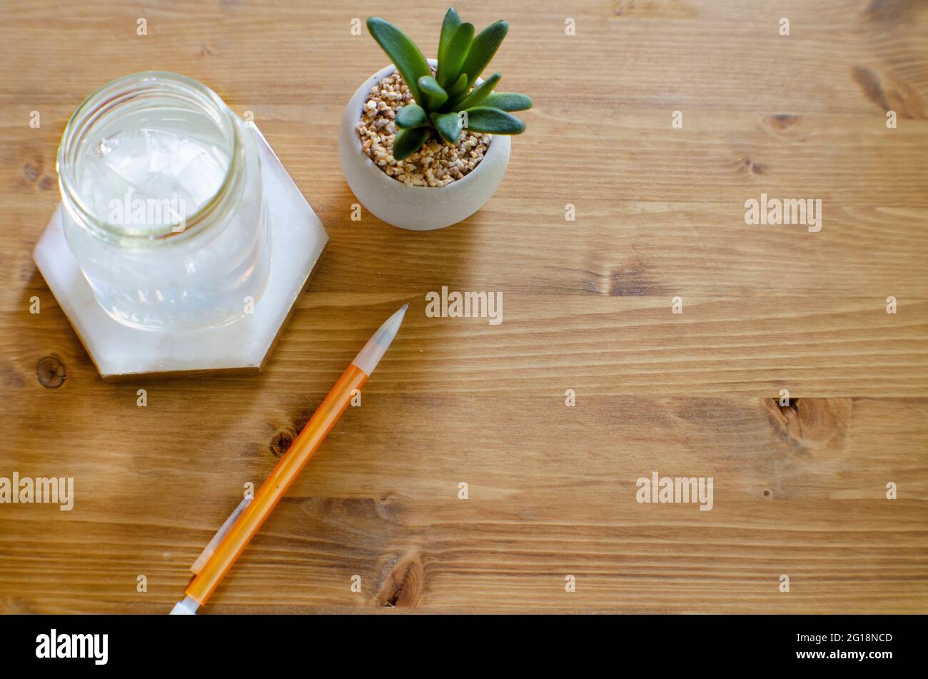 Overhead shot table hi-res stock photography and images - Alamy