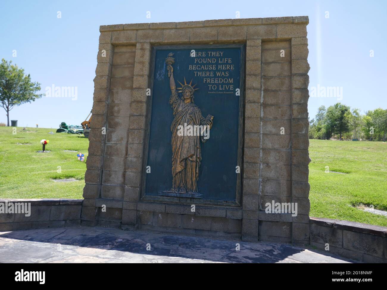Eternal valley memorial park hi-res stock photography and images - Alamy
