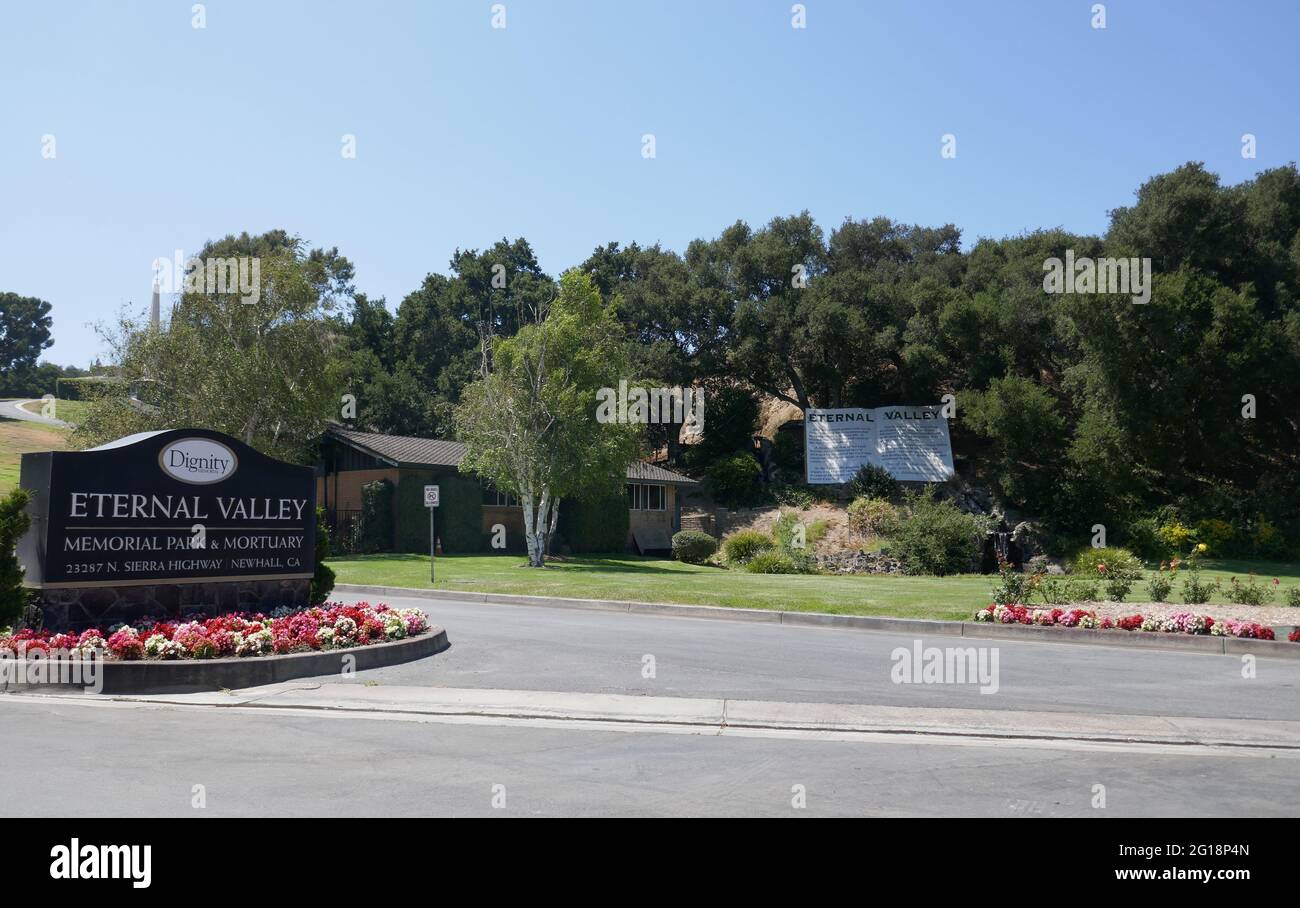 Eternal valley memorial park hi-res stock photography and images - Alamy