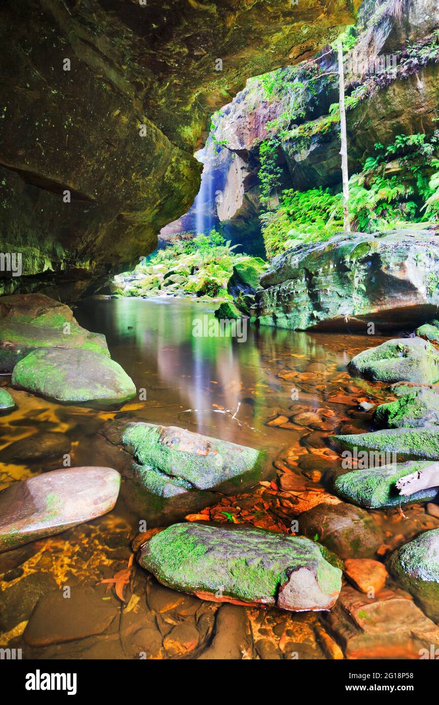 Scenic caves and deep creek in the Blue Mountains of Australia - the ...