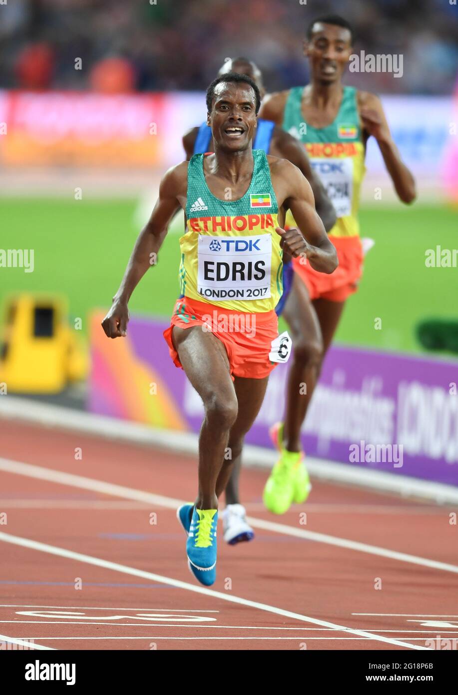 Muktar Edris (Ethiopia) wins the 5000 metres men Gold Medal, leaving Mo ...
