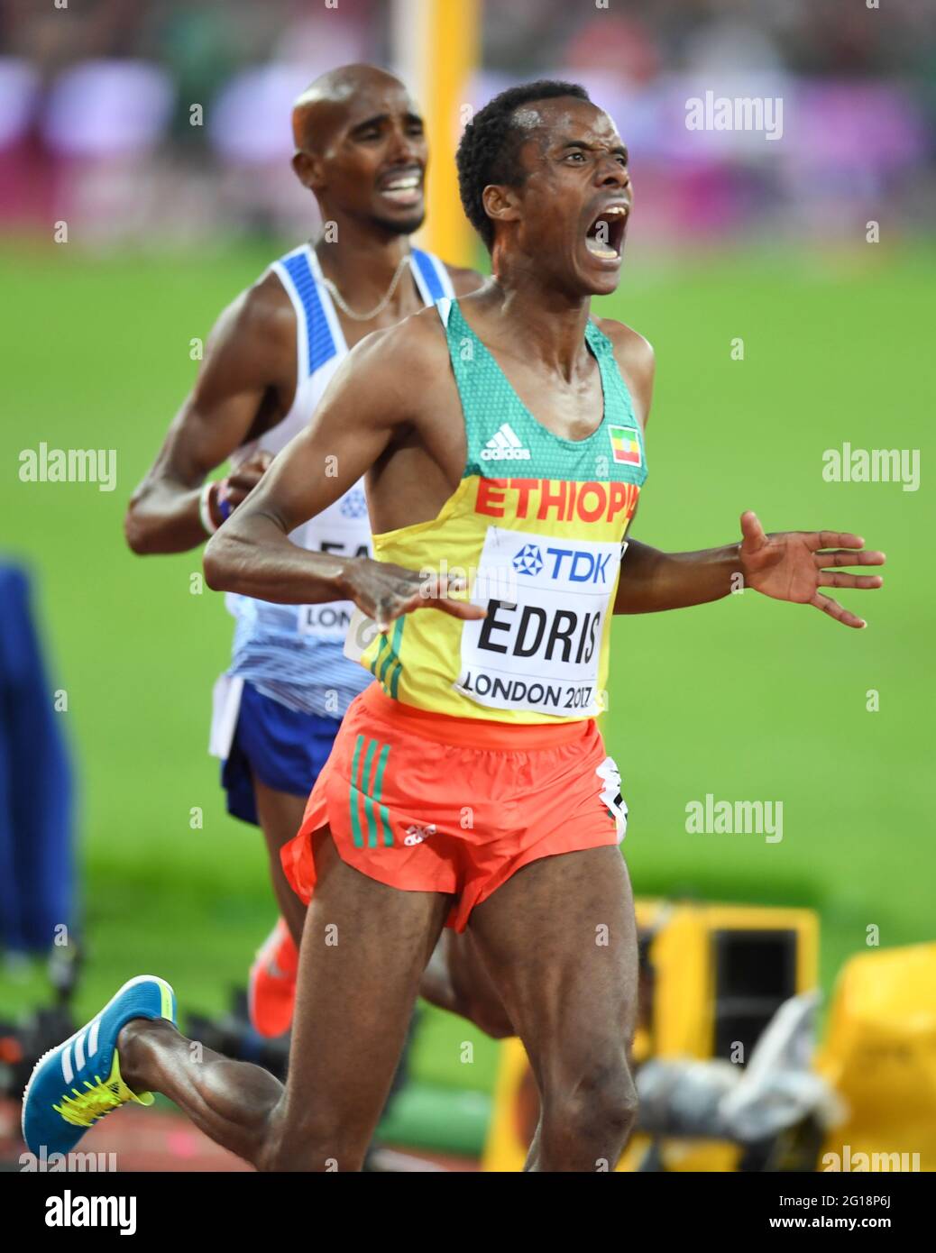 Muktar Edris (Ethiopia) wins the 5000 metres men Gold Medal, leaving Mo ...