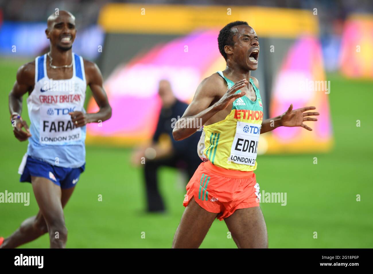 Muktar Edris (Ethiopia) wins the 5000 metres men Gold Medal, leaving Mo ...