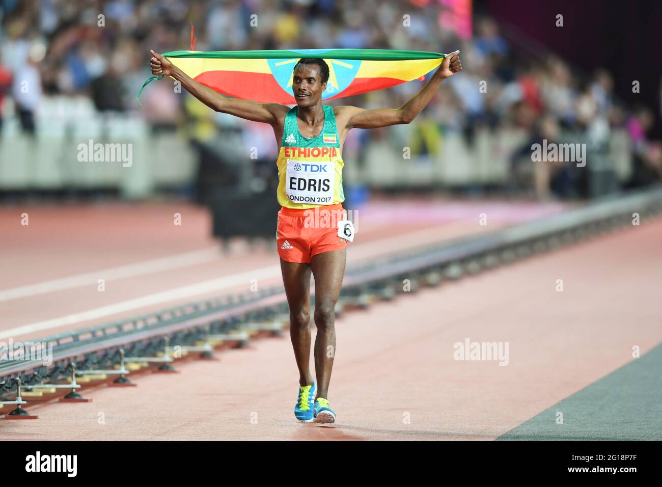 Muktar Edris (Ethiopia) wins the 5000 metres men Gold Medal, leaving Mo ...