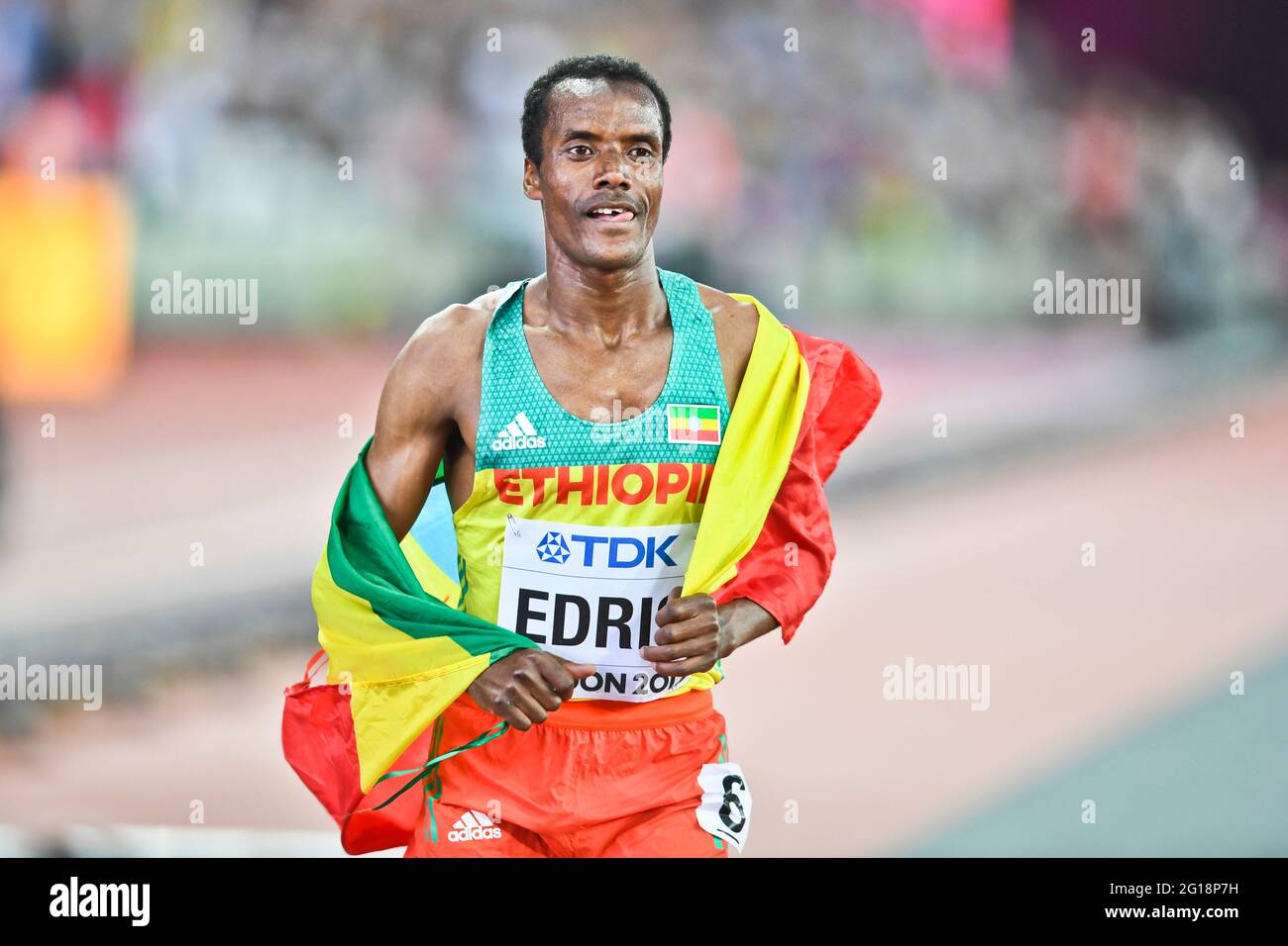 Muktar Edris (Ethiopia) wins the 5000 metres men Gold Medal, leaving Mo ...