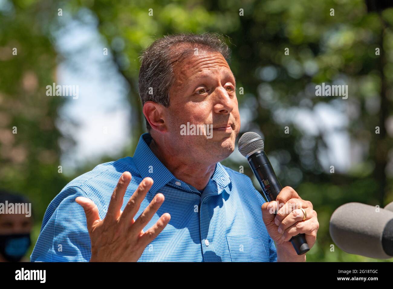 NEW YORK, NY – JUNE 05: Comptroller candidate Brad Lander speaks at a ...