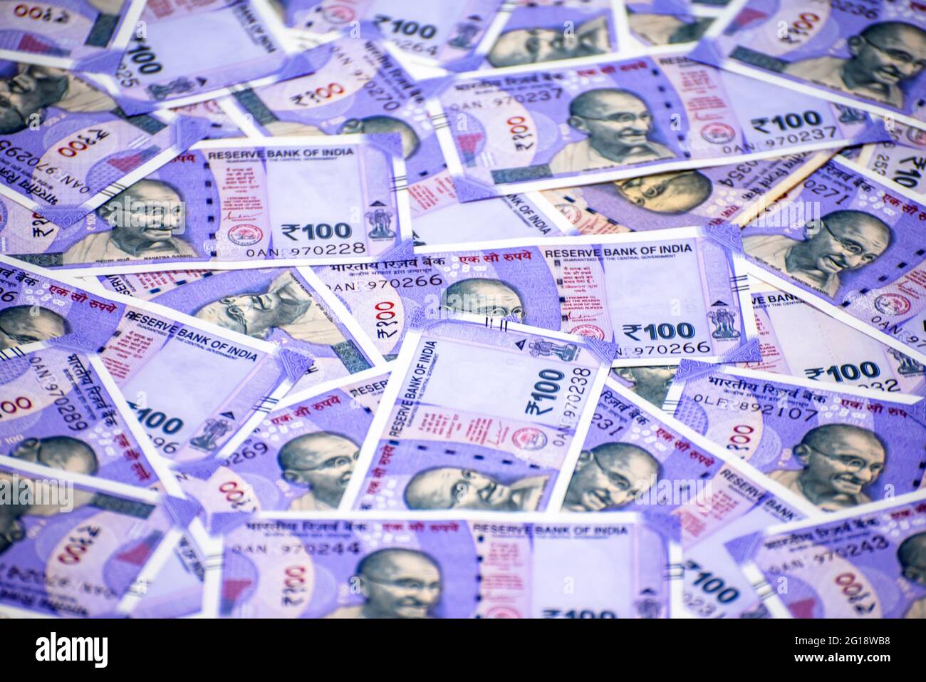 One hundred rupees hi-res stock photography and images - Alamy