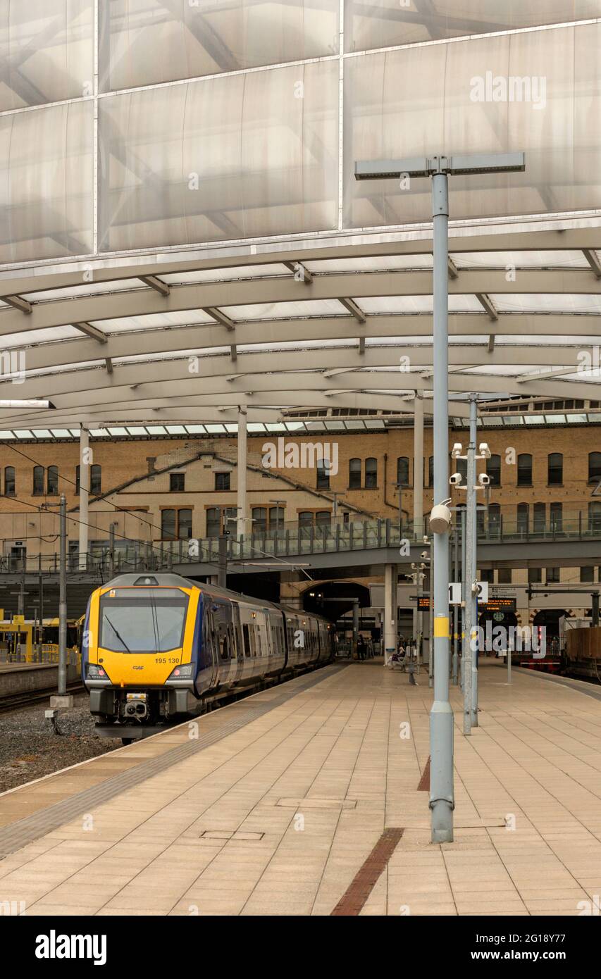 Class 195 railway unit hi-res stock photography and images - Alamy