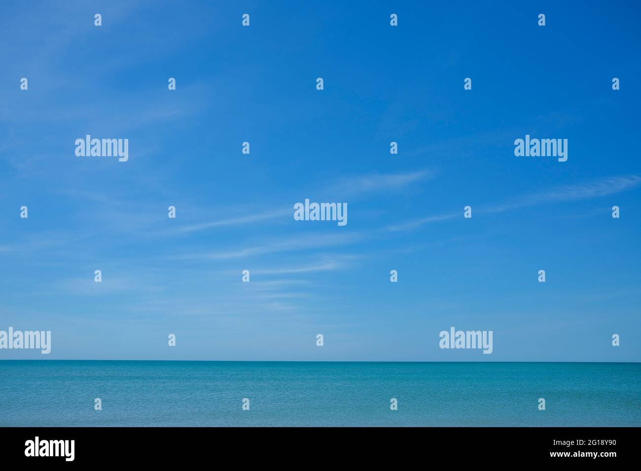 Sky over the ocean, horizon over water Stock Photo - Alamy