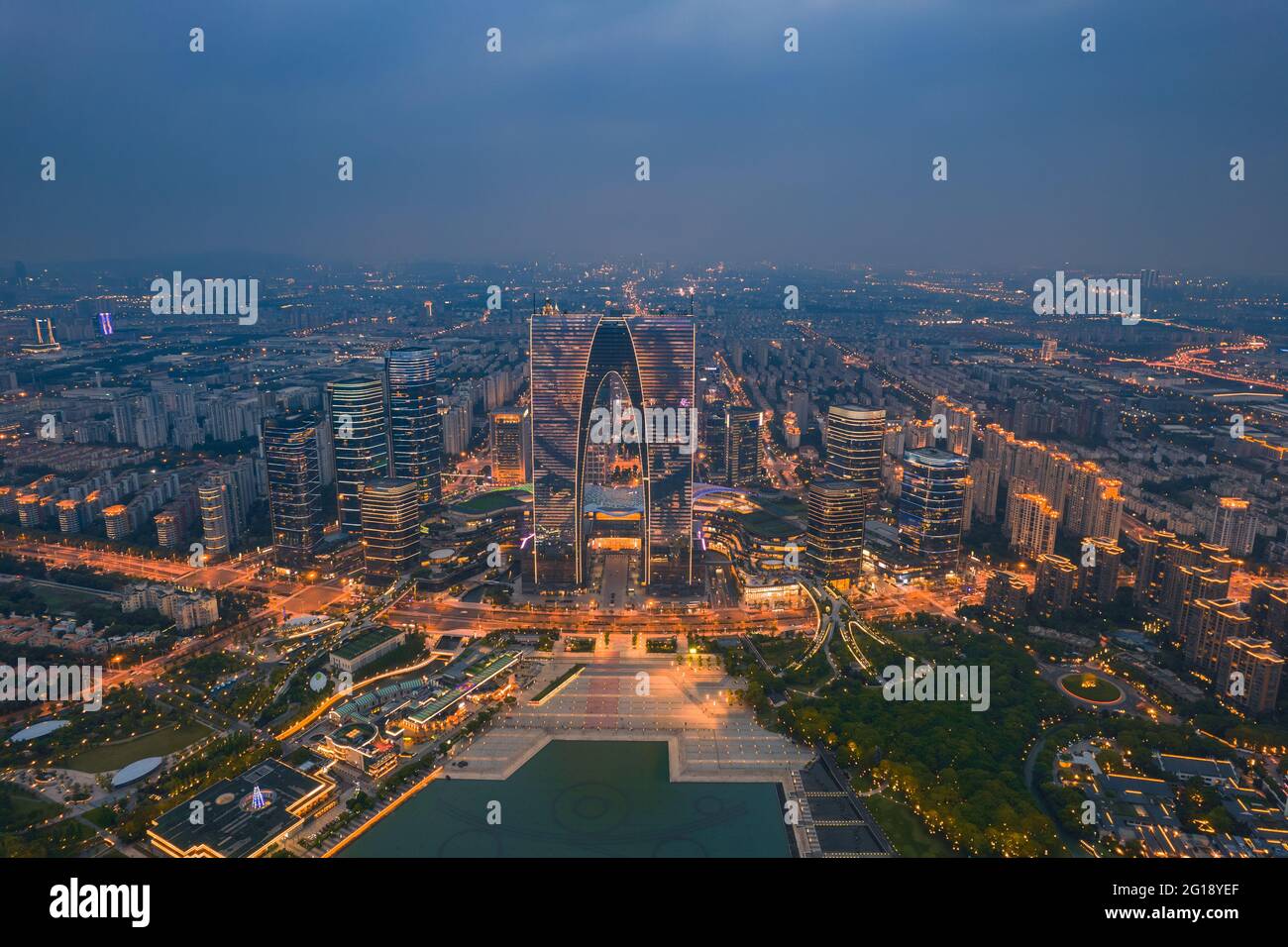 Night view of suzhou park hi-res stock photography and images - Alamy