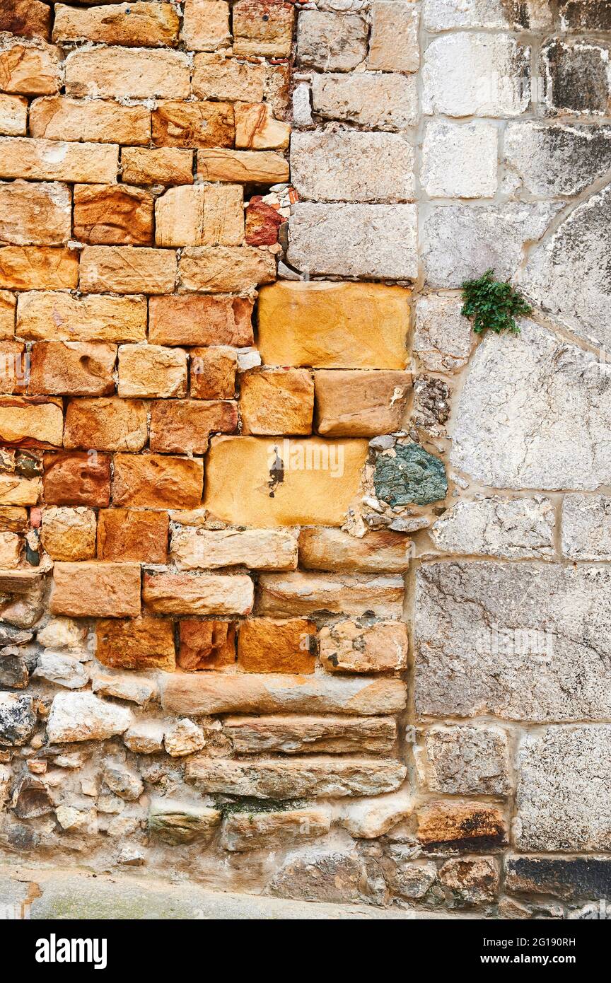 Detail of the ancient stone and bricks wall Stock Photo - Alamy