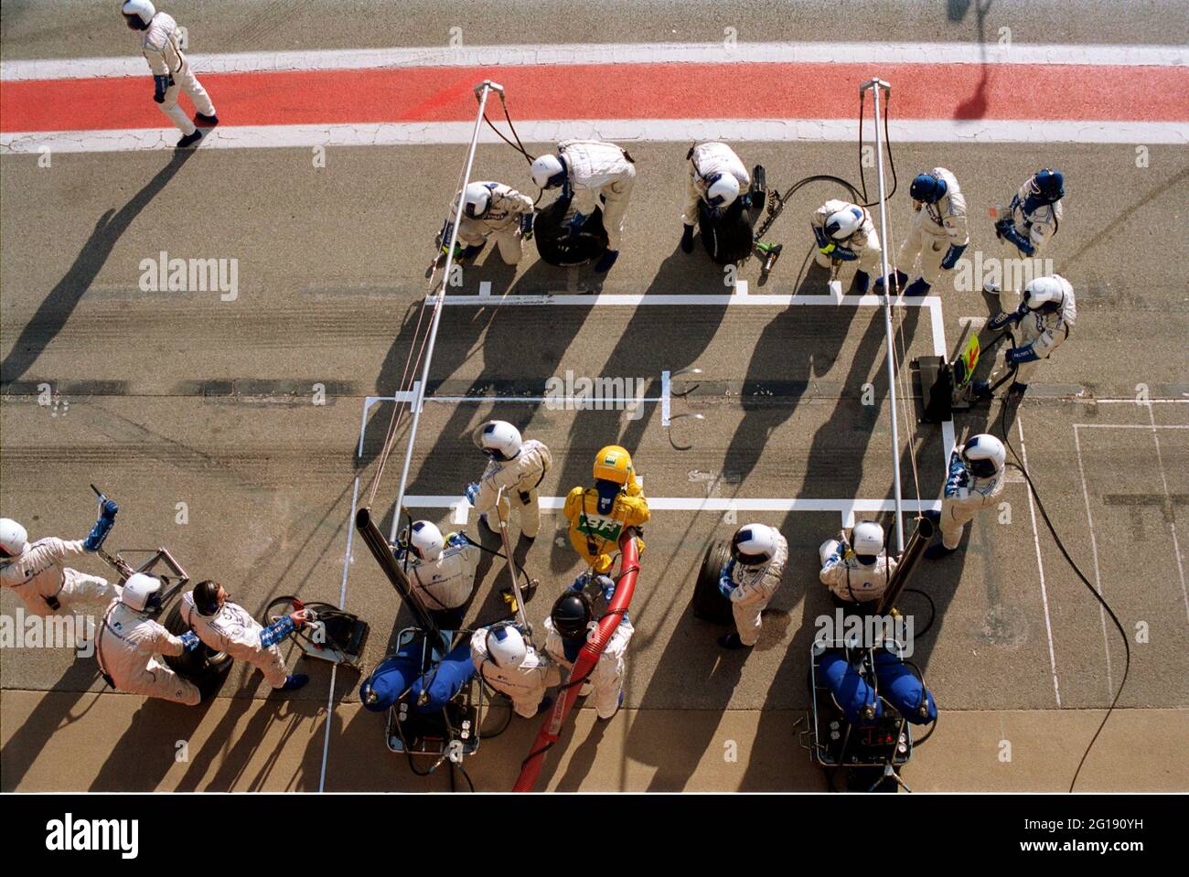 F1 pit stop 2002 hi-res stock photography and images - Alamy