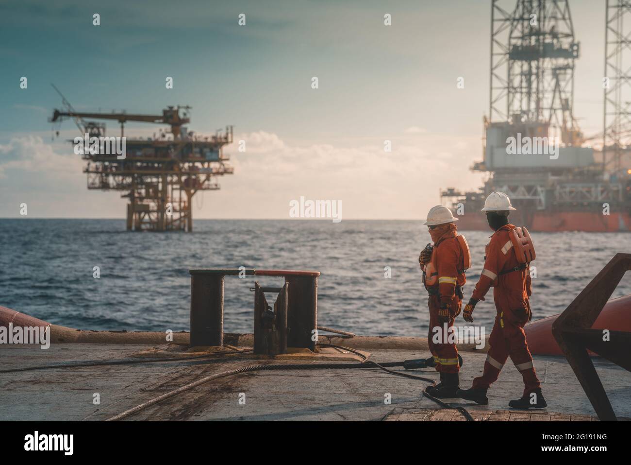 Offshore worker involvement in anchor handling operation Stock Photo ...