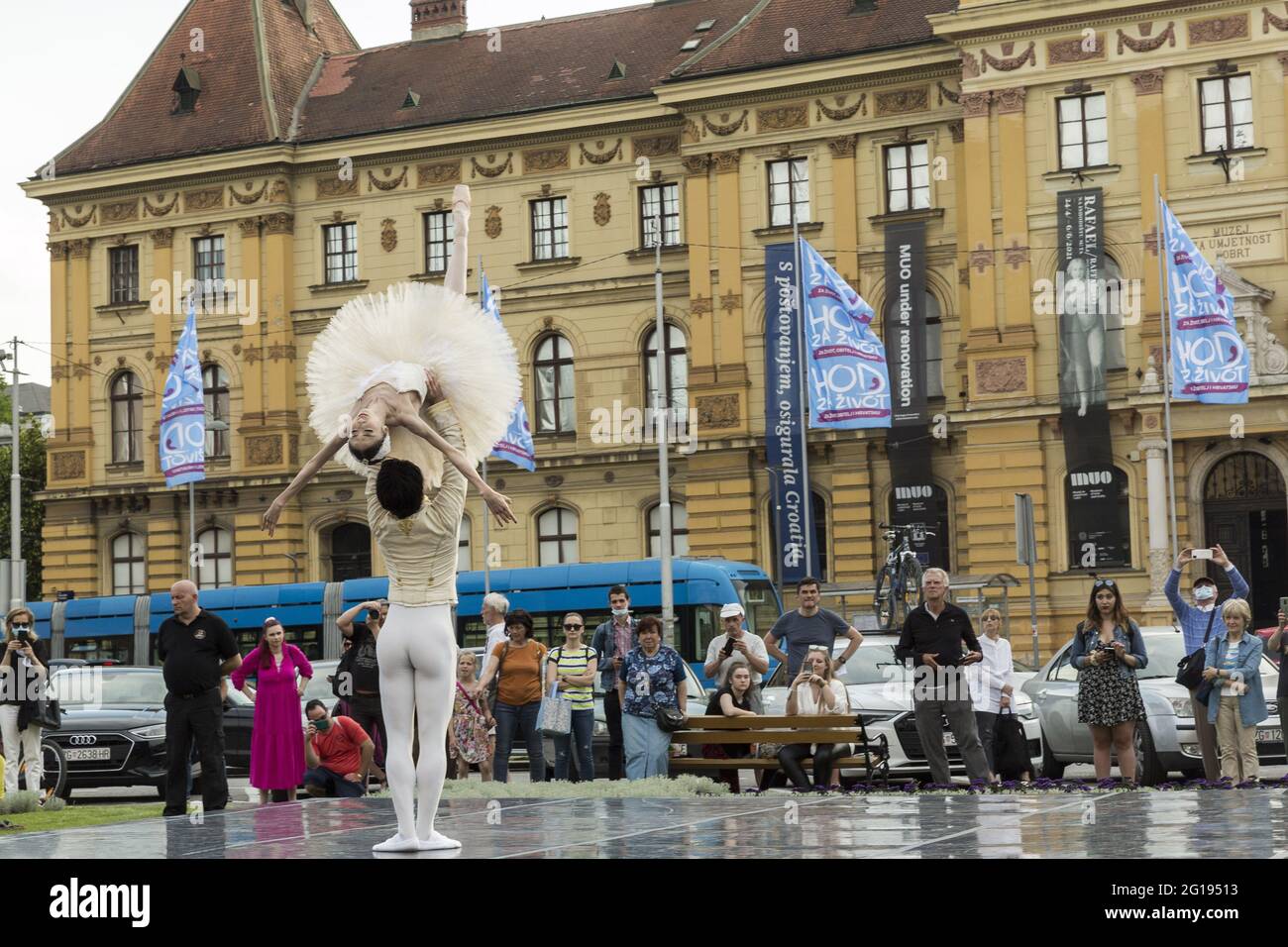Ballet outdoor performance Stock Photo - Alamy