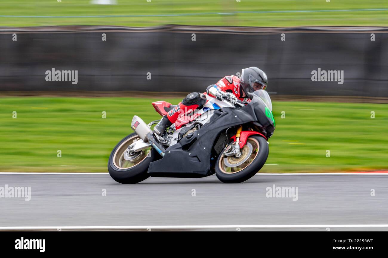 Guy Martin prepares for Honda roads assault with Oulton test Panning ...