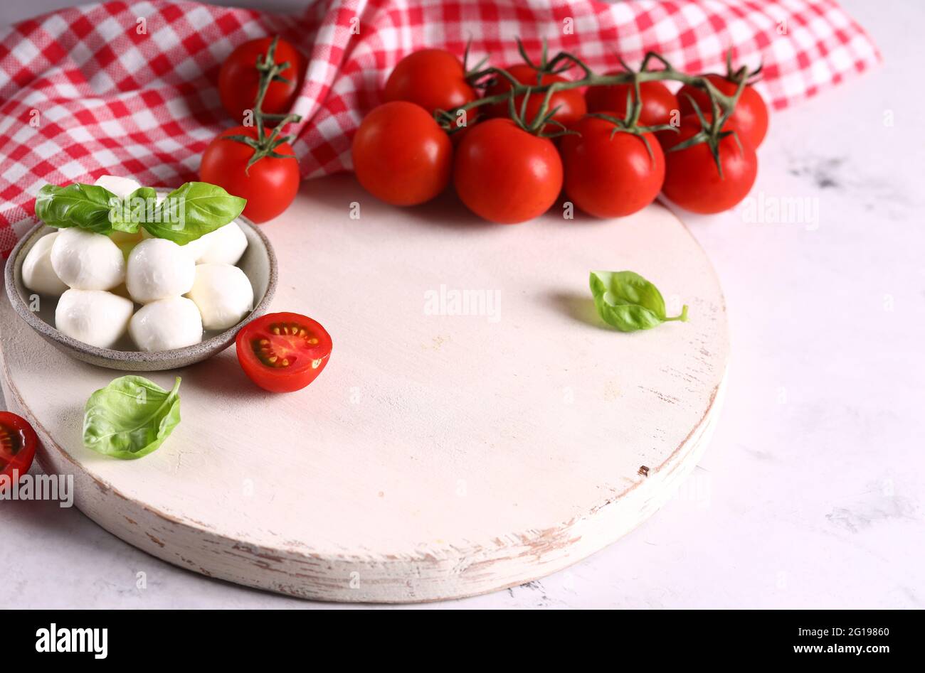 baby mozzarella cheese for salad Stock Photo - Alamy