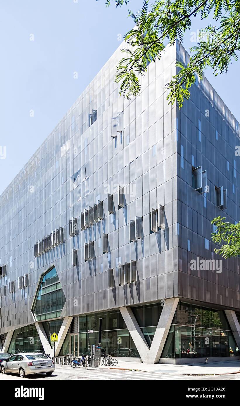 Cooper square thom mayne hi-res stock photography and images - Alamy