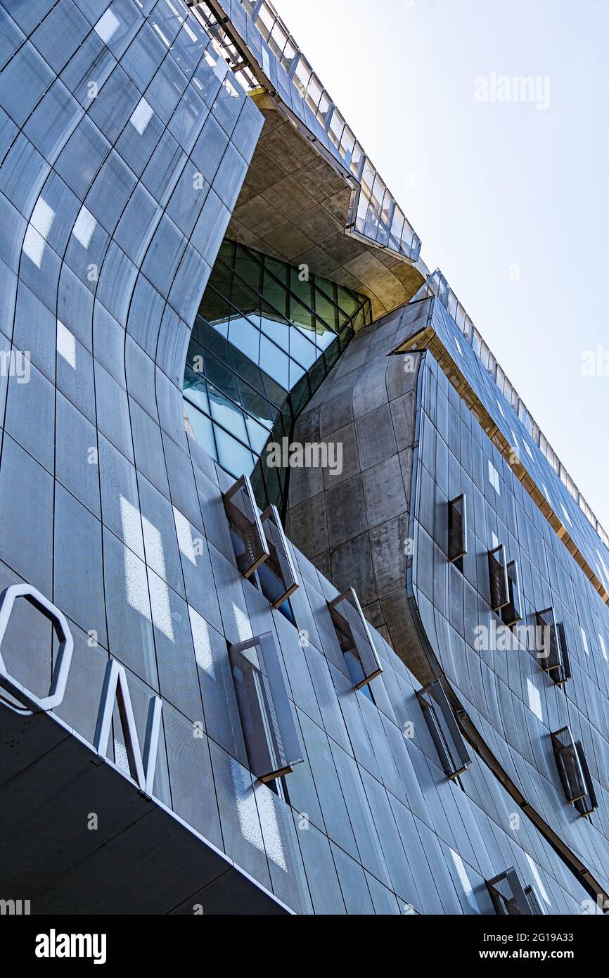 Cooper square thom mayne hi-res stock photography and images - Alamy