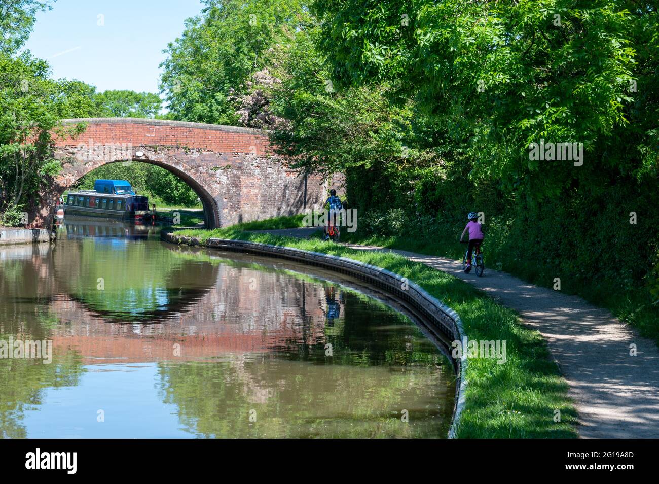 Biking along a tow path hi-res stock photography and images - Alamy