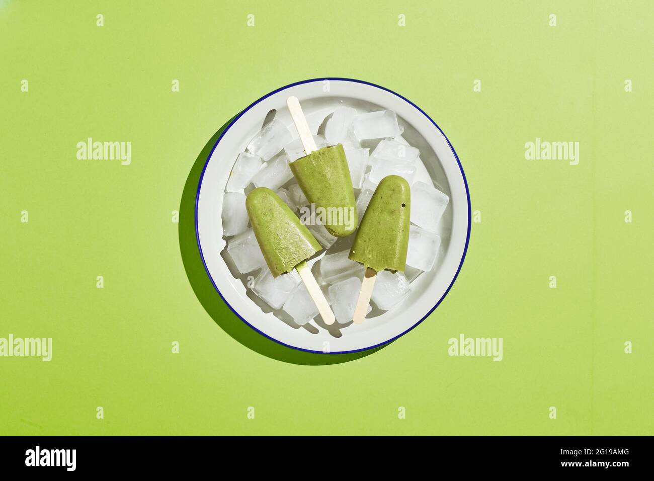 Pistachio nut ice cream hi-res stock photography and images - Alamy