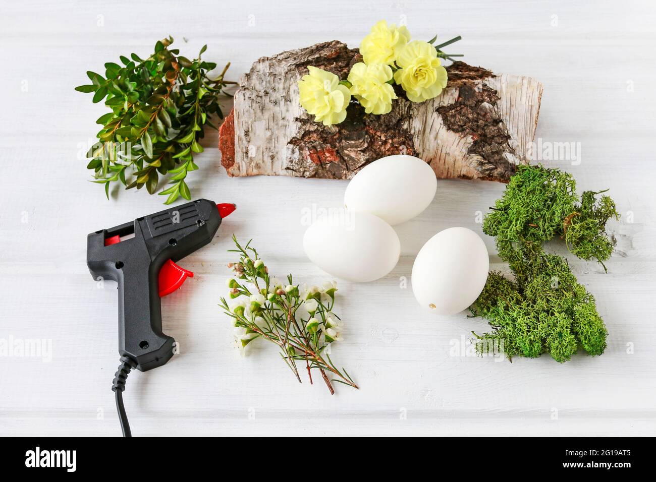 Florist at work: How to make simple Easter decoration with egg shell ...