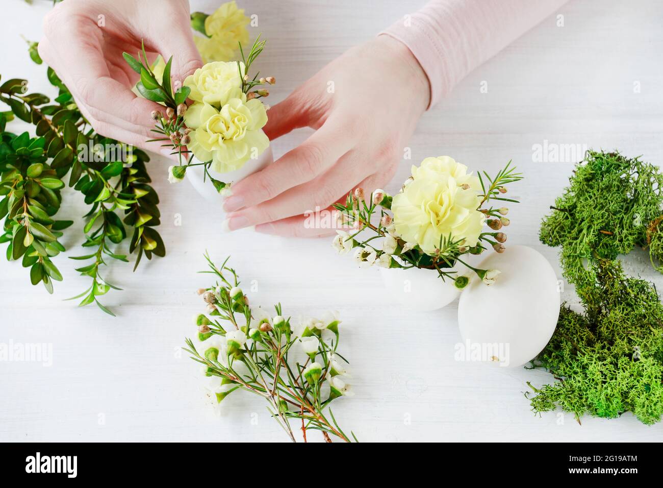 Florist at work: How to make simple Easter decoration with egg shell ...
