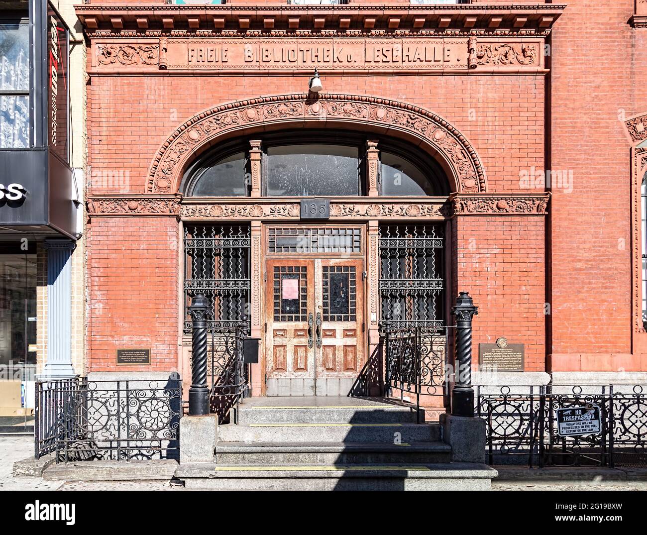 East greenwich public library hi-res stock photography and images - Alamy