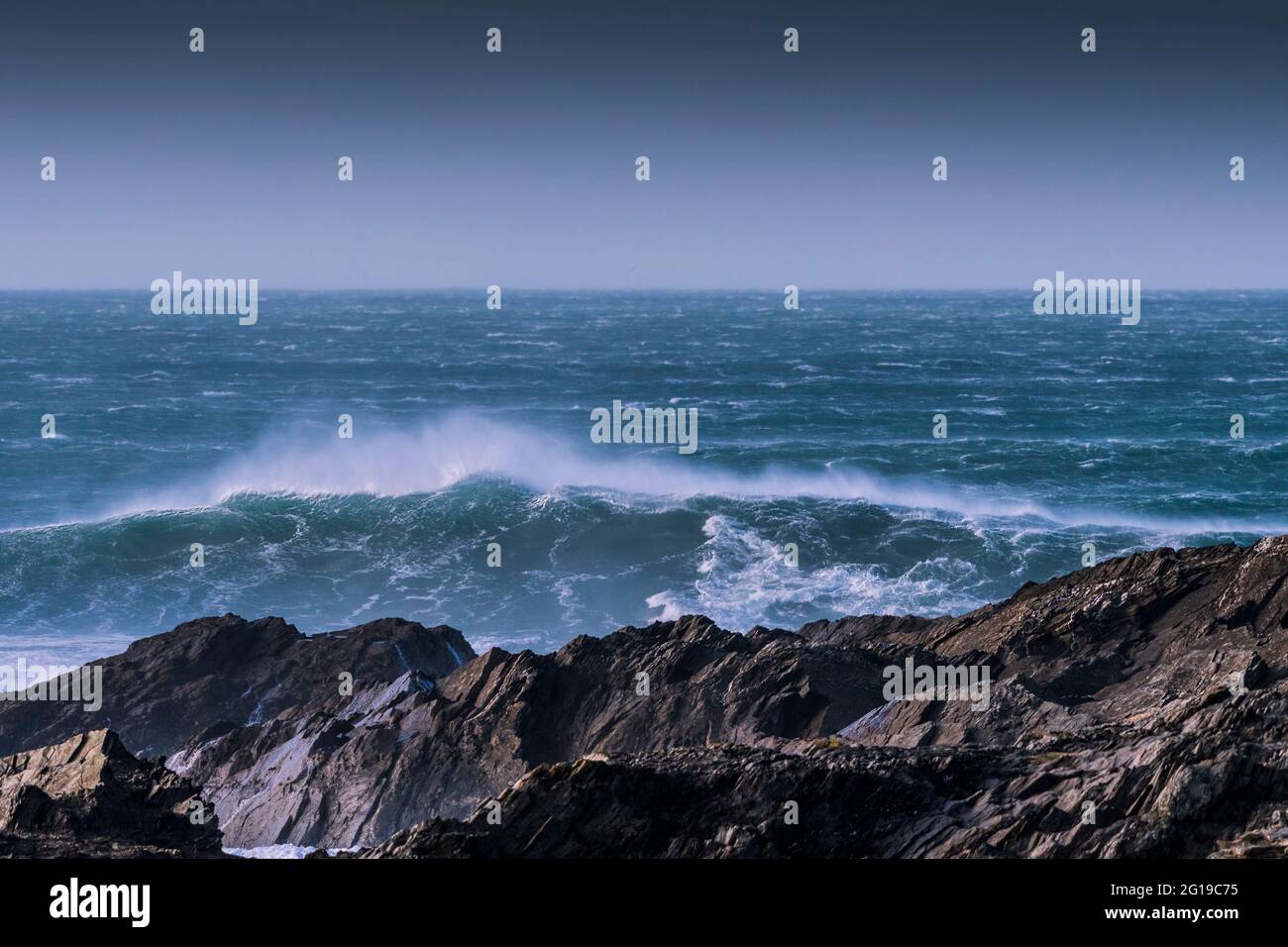 Offshore rocks hi-res stock photography and images - Alamy