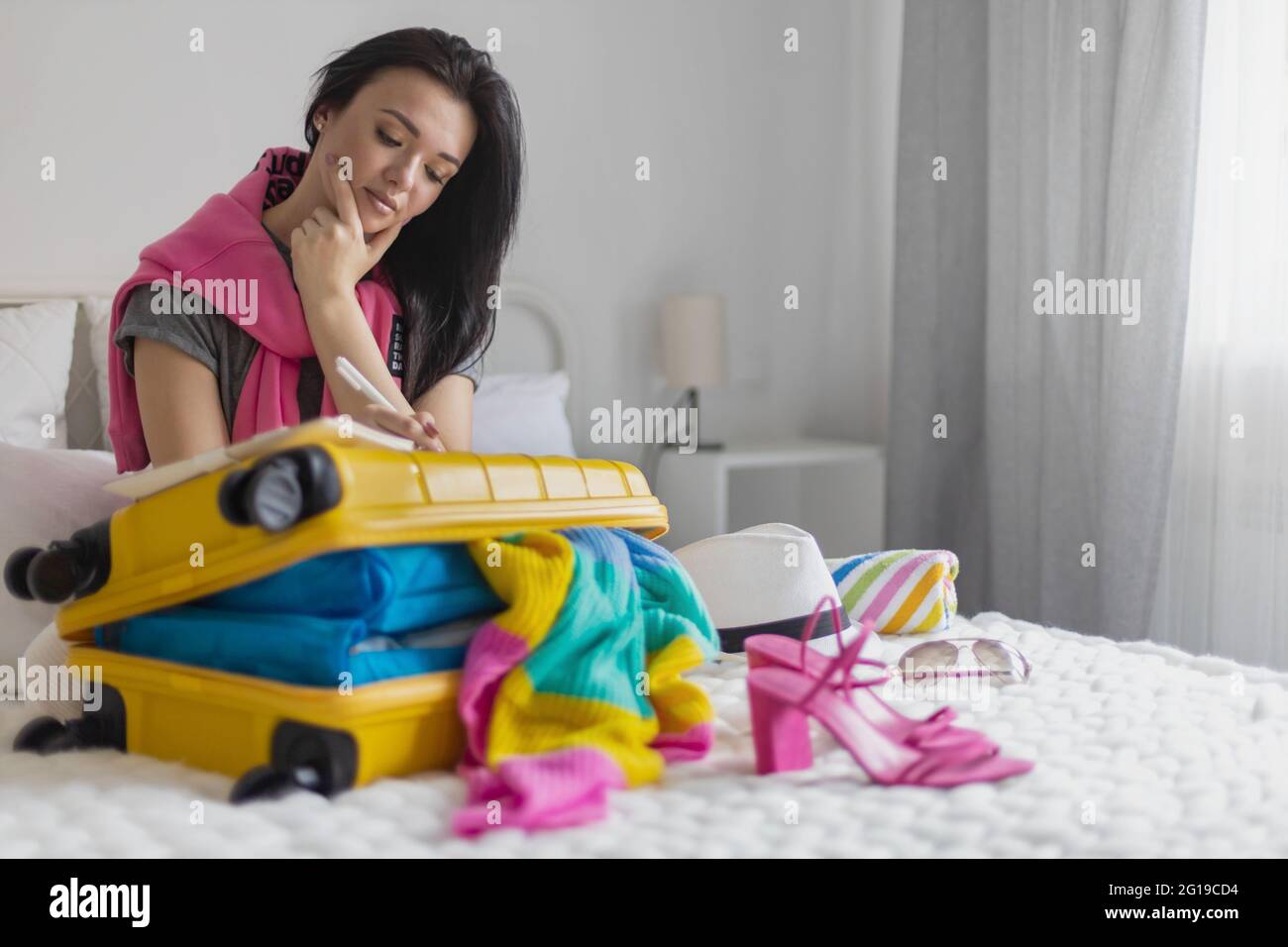 Modern packing method hi-res stock photography and images - Alamy