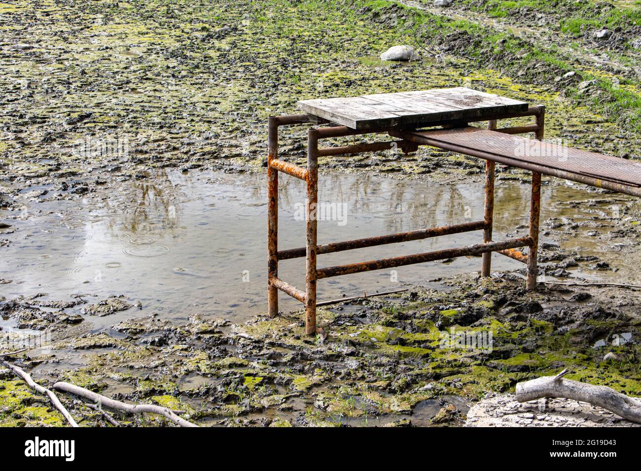 Footbridge construction hi-res stock photography and images - Alamy