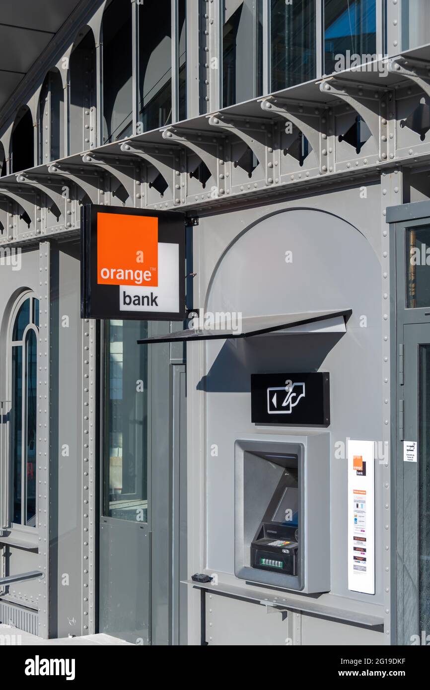 Bank orange hi-res stock photography and images - Alamy