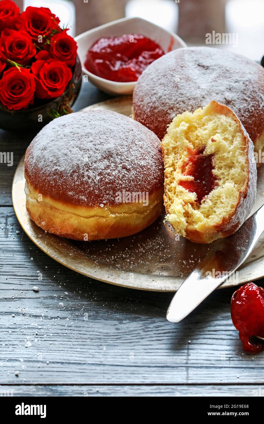 Rose’s donuts hi-res stock photography and images - Alamy