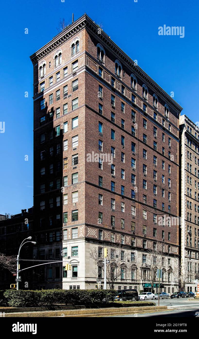 800 Park Avenue is a neo-Renaissance apartment building designed by ...