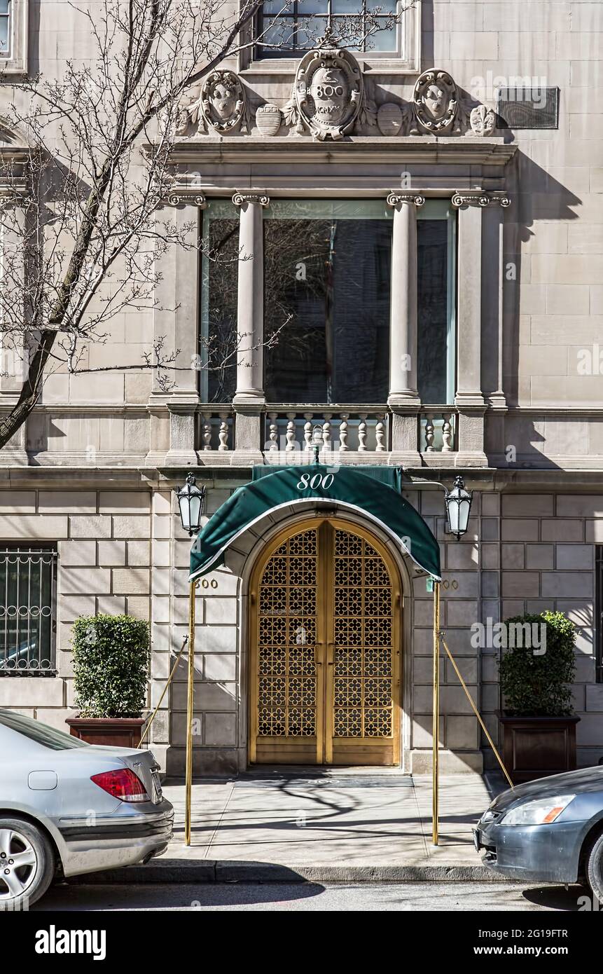 800 Park Avenue is a neo-Renaissance apartment building designed by ...