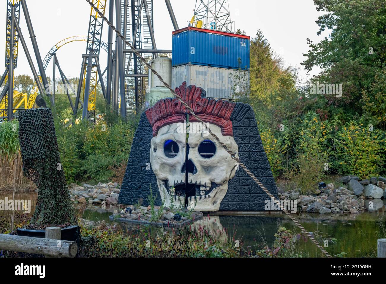 Scare Actors and Rides at Halloween Horror Nights, Walibi Holland The ...